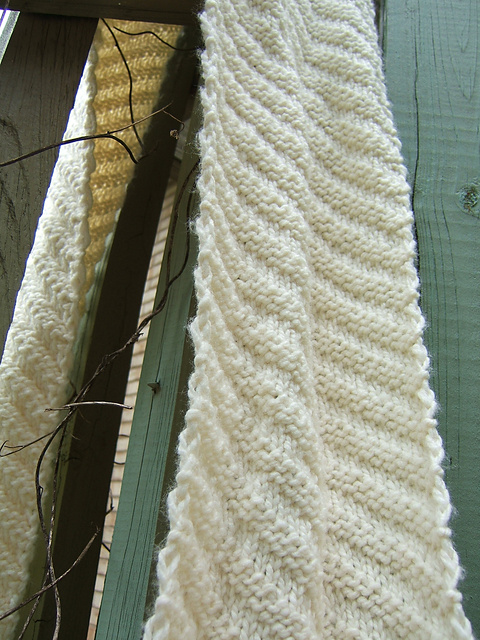 Ravelry: The Wellesley Scarf pattern by Cristy Rowley