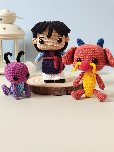 Ravelry: Mulan, Grilli and Mushu pattern by Bianca Santos