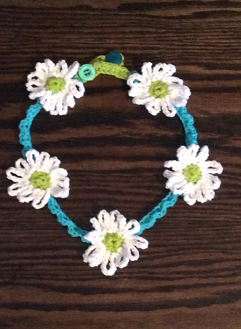 Ravelry: Pretty Daisy Chain Necklace pattern by A. Nicole Clark