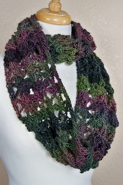 Ravelry: Unforgettable Trefoil Cowl pattern by Susan Lowman