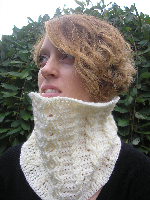 Ravelry: Avionne pattern by Pauline Fitzpatrick