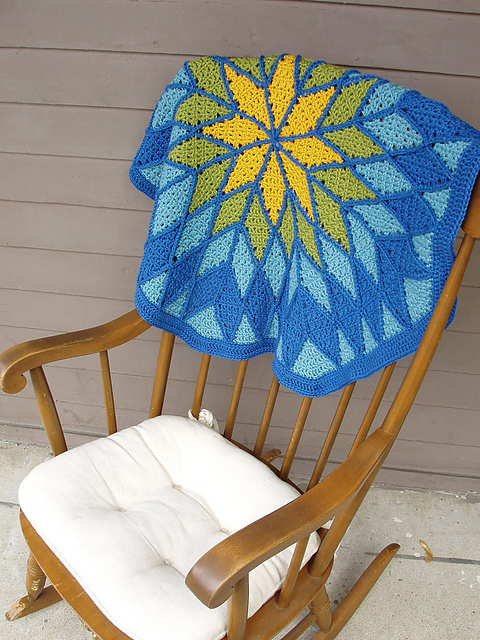 Ravelry: Reims Baby Quilt pattern by Robyn Chachula