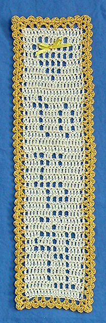 Ravelry: "♥ to read" Bookmark pattern by Kathryn A. Clark