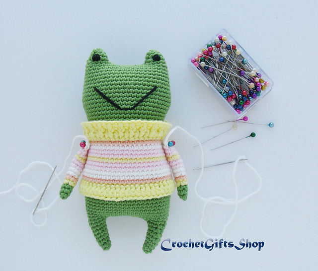 Ravelry: crochetgiftsshop's Amigurumi Frog in sweater