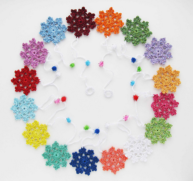 Ravelry: crochetgiftsshop's Little Christmas Doodad (Garland)