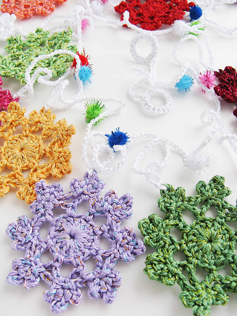 Ravelry: crochetgiftsshop's Little Christmas Doodad (Garland)