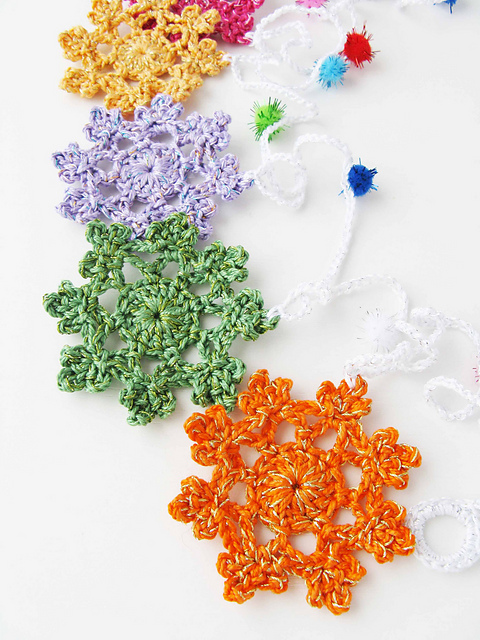 Ravelry: crochetgiftsshop's Little Christmas Doodad (Garland)