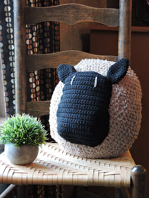 Ravelry: Love My Sheep Pillow pattern by Kim Guzman