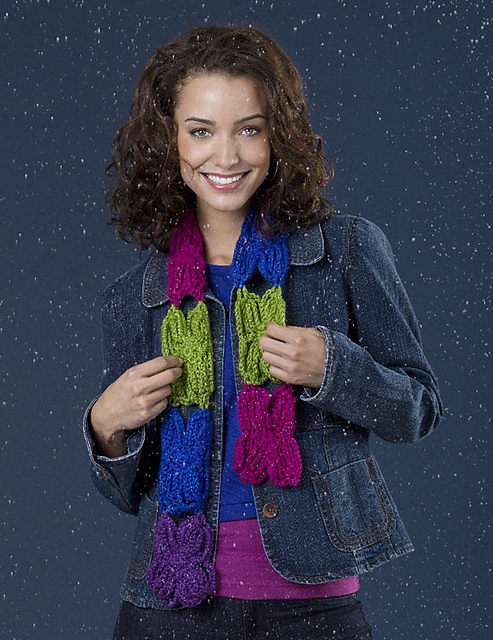 Ravelry: Flower Power Scarf pattern by Carrie Carpenter