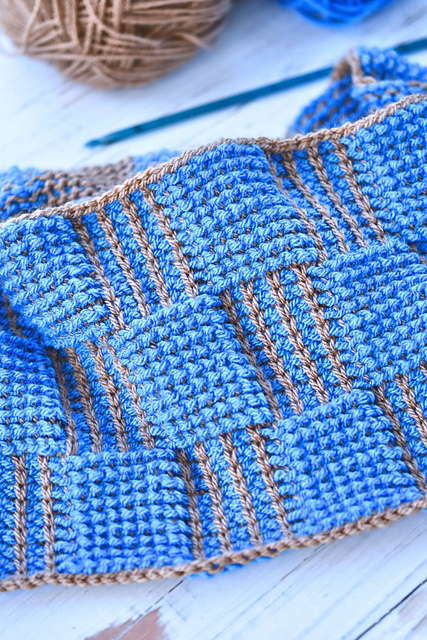 Ravelry: Checkerboard Blocks Infinity Scarf pattern by Kim Guzman