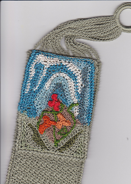 Ravelry: Flowers on a Trellis Miser Purse pattern by Gwen Blakley Kinsler