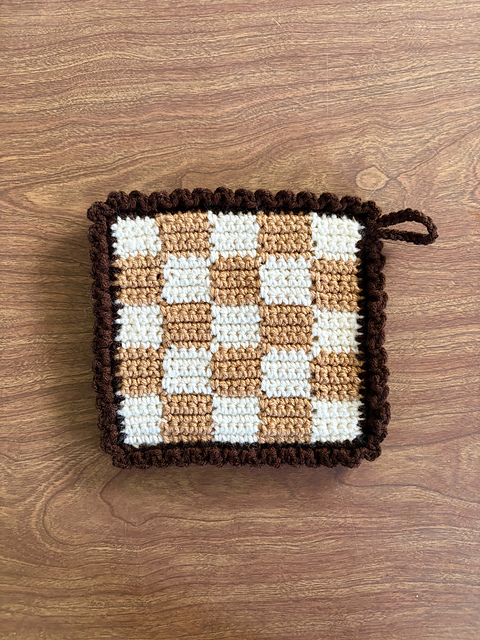 Ravelry: Checkered Hot Pad pattern by Lily White