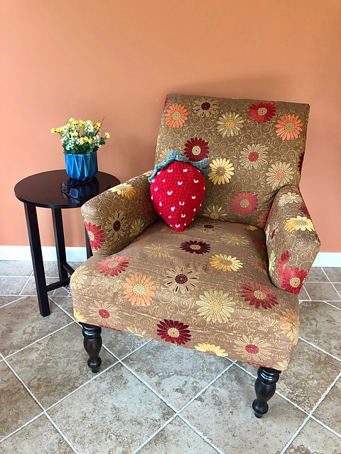 Ravelry: Strawberry Pillow pattern by Lily White