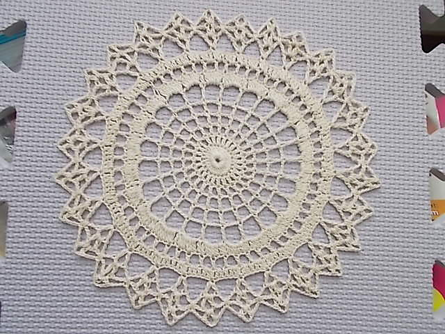 Ravelry: crochetmommie's Spider Web Doily #LC1606