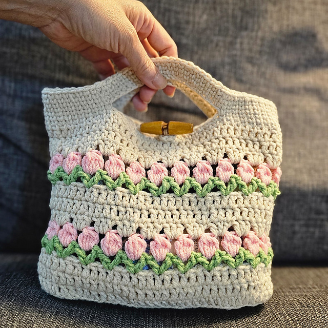 Ravelry: Tulip Bag pattern by Crochet Musings