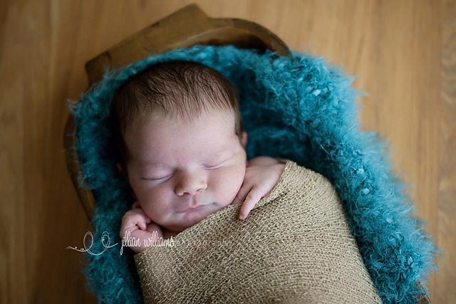 Ravelry: Fuzzy Photography mini blanket pattern by Crochetmylove designs