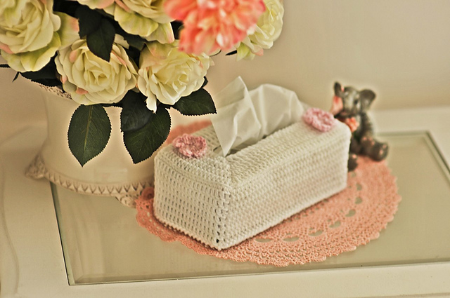 Ravelry: Tailored Tissue Cover pattern by Sarah Al-Amri