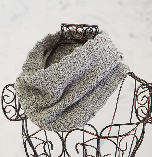 Ravelry: Naomi Cowl pattern by Willow Yarns Design Team