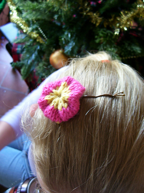 Ravelry: Knit yo-yo tutorial pattern by Christabel Seneque