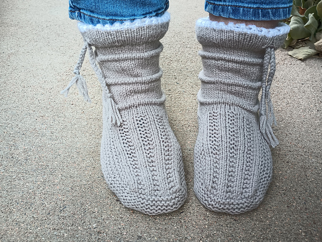 Ravelry: Worm Rider Boot(ies) pattern by Kate Agner