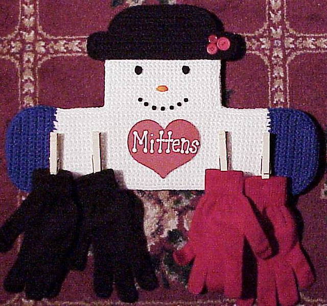 Ravelry: Snowman Mitten Holder pattern by Jocelyn Sass