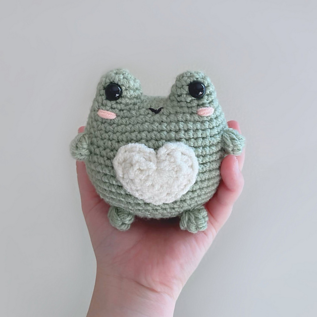 Ravelry: Froggo the Frog pattern by Lumy Levenhagen