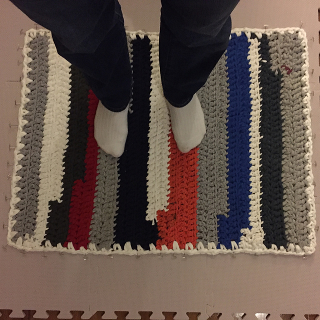 Ravelry: Crochet T-Shirt Rug pattern by Elise engh