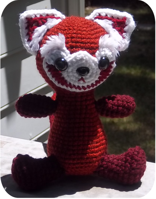Ravelry: Amigurimi Pabu pattern by Courtney Vonada