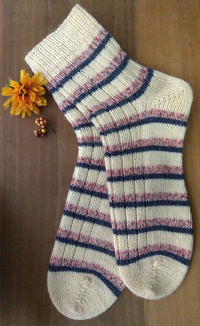 Ravelry: Rayures Décousues pattern by Cynthia Wilson
