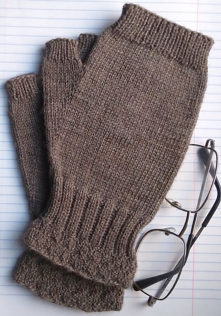 Ravelry: Zora │ Fingerless Mitts pattern by Cynthia Wilson