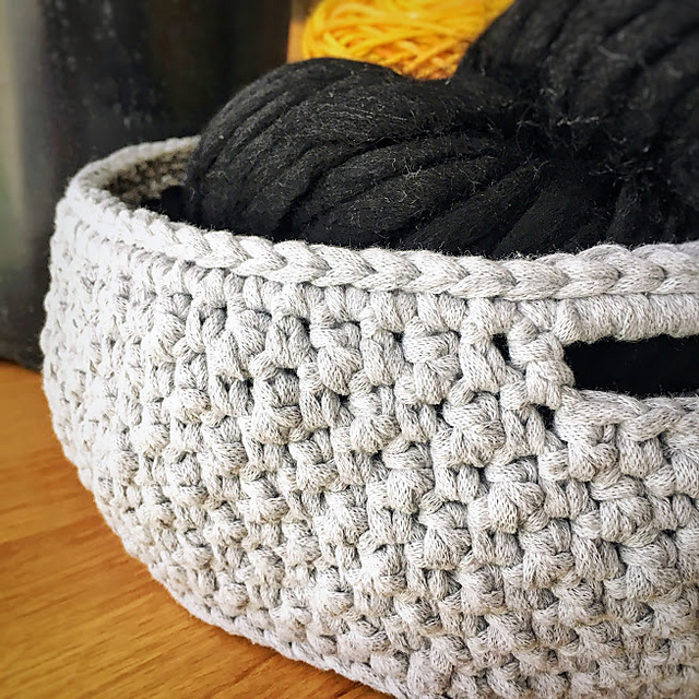 Ravelry: Heartmade Basket pattern by Daisy Pike