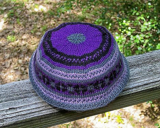 Ravelry: Fair Isle Cap and Gloves: Cap pattern by Weldons
