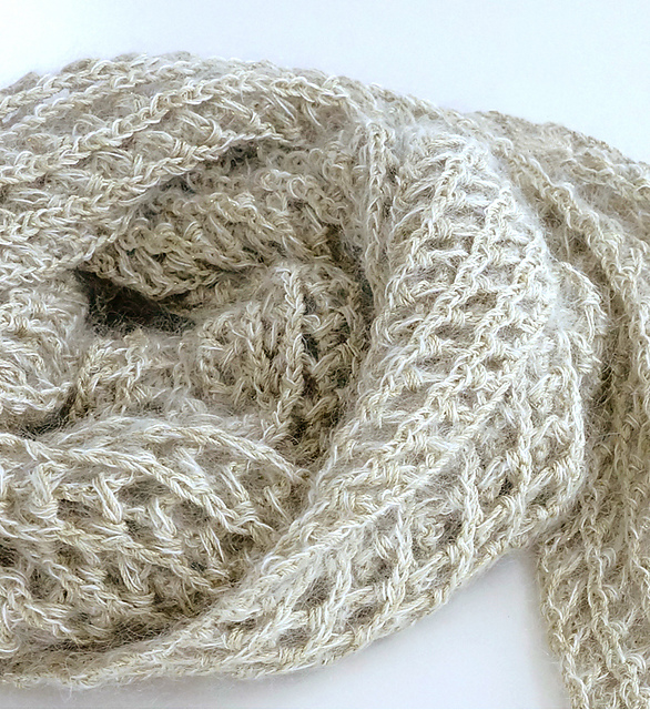Ravelry: 641muf Elegant Muffler pattern by Pierrot (Gosyo Co., Ltd)