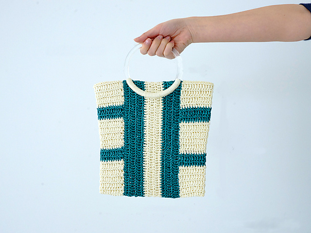 Ravelry: 663tb Odekake Mini Bag pattern by Pierrot (Gosyo Co., Ltd)