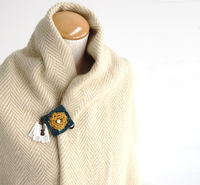 Ravelry: 373sp Urban Stole Pin pattern by Pierrot (Gosyo Co., Ltd)