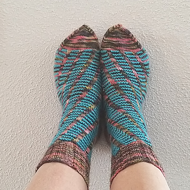 Ravelry: daniellegeniet's Spiral Splash Socks - testknit by Daniëlle