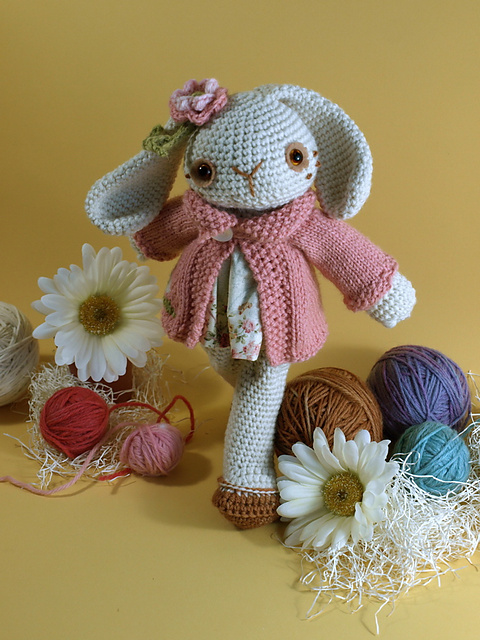 Ravelry: Bronwen pattern by Dawn Toussaint