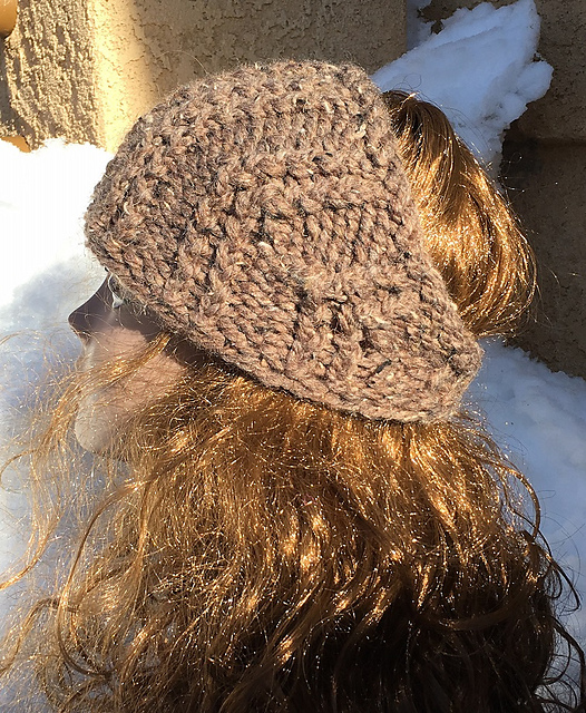 Ravelry: Bulky Ribbed Headwrap pattern by Dayna Scoles