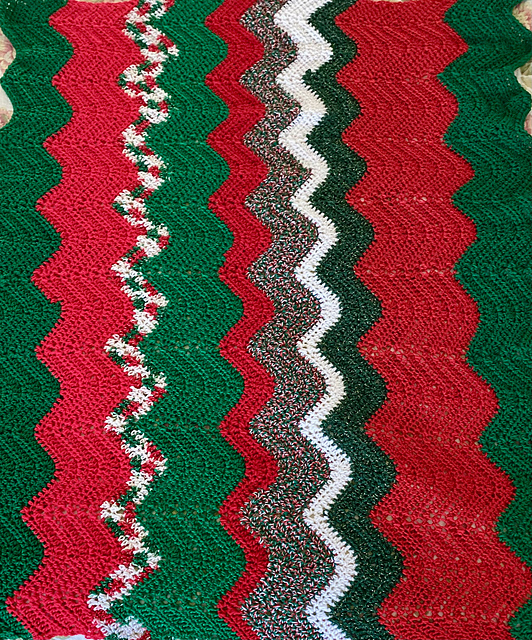 Ravelry: dbkn5's Christmas Ripple Blanket