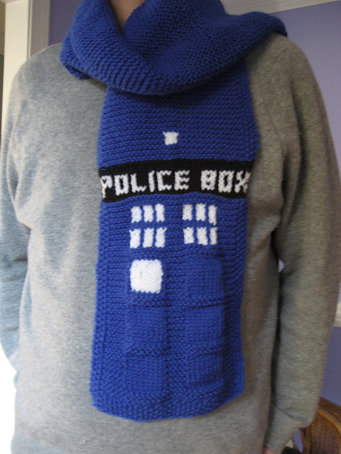 Ravelry: TARDIS Scarf pattern by Daun Daemon