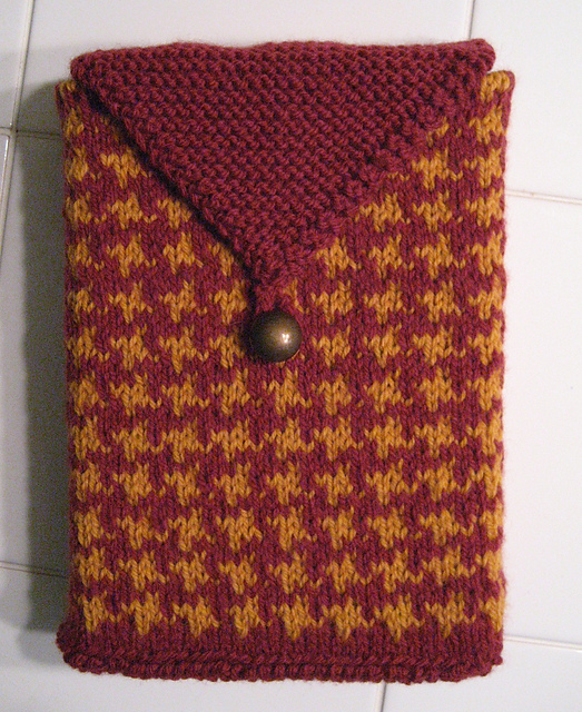 Ravelry: Houndstooth Book Cover pattern by Daun Daemon