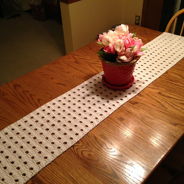 Ravelry: Table Runner pattern by Lisa Hamblin