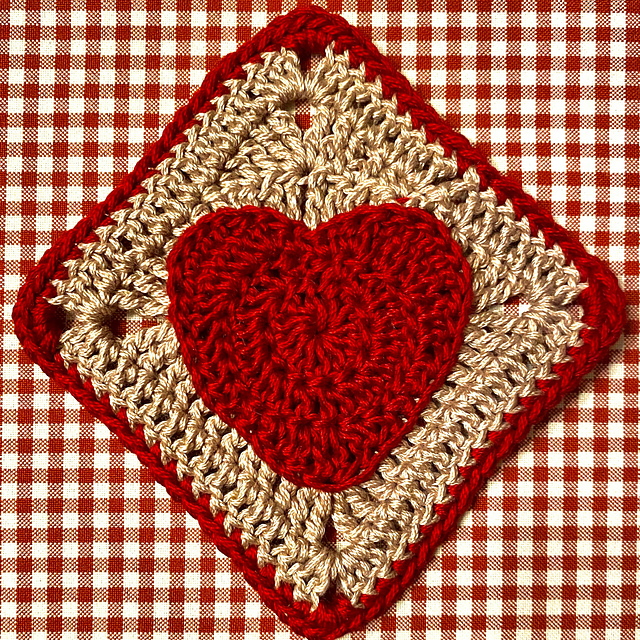 Ravelry: Heart Granny Square Diagonal pattern by Deborah Feick