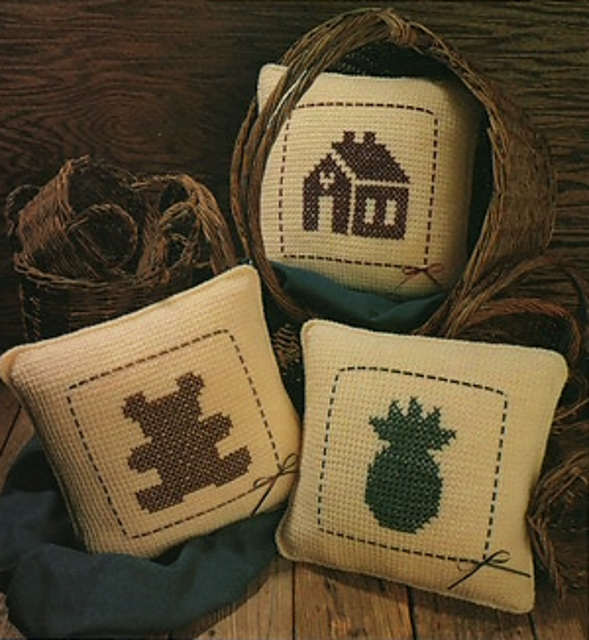 Ravelry: Country Pillows pattern by Leisure Arts