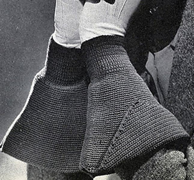 Ravelry: Madelon Gauntlet Cuffs #2023 pattern by The Spool Cotton Company