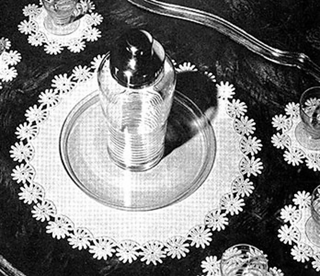 Ravelry: Daisy Chain Luncheon Set #7284 pattern by The Spool Cotton Company