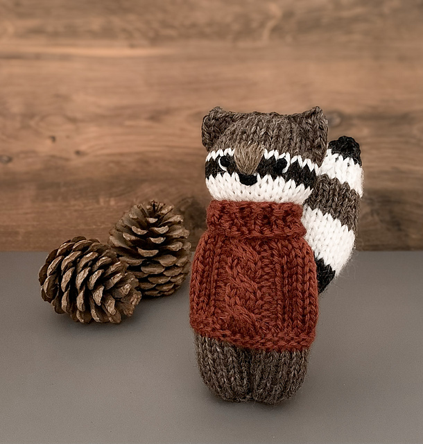 Ravelry: Pocket Buddies No7 Raccoon pattern by Debra Gorman