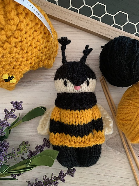 Ravelry: Pocket Buddies Bee and Skep pattern by Debra Gorman