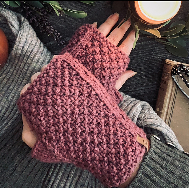 Ravelry: Edinburgh Fingerless Mittens pattern by Debra Gorman
