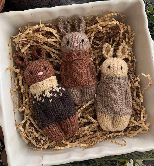 Ravelry: Pocket Buddies No2 pattern by Debra Gorman